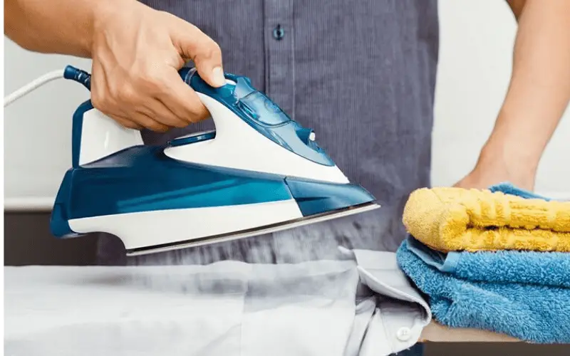 4 astuces maison pour nettoyer votre fer à repasser comme une pro 4 astuces maison pour nettoyer votre fer à repasser comme une pro