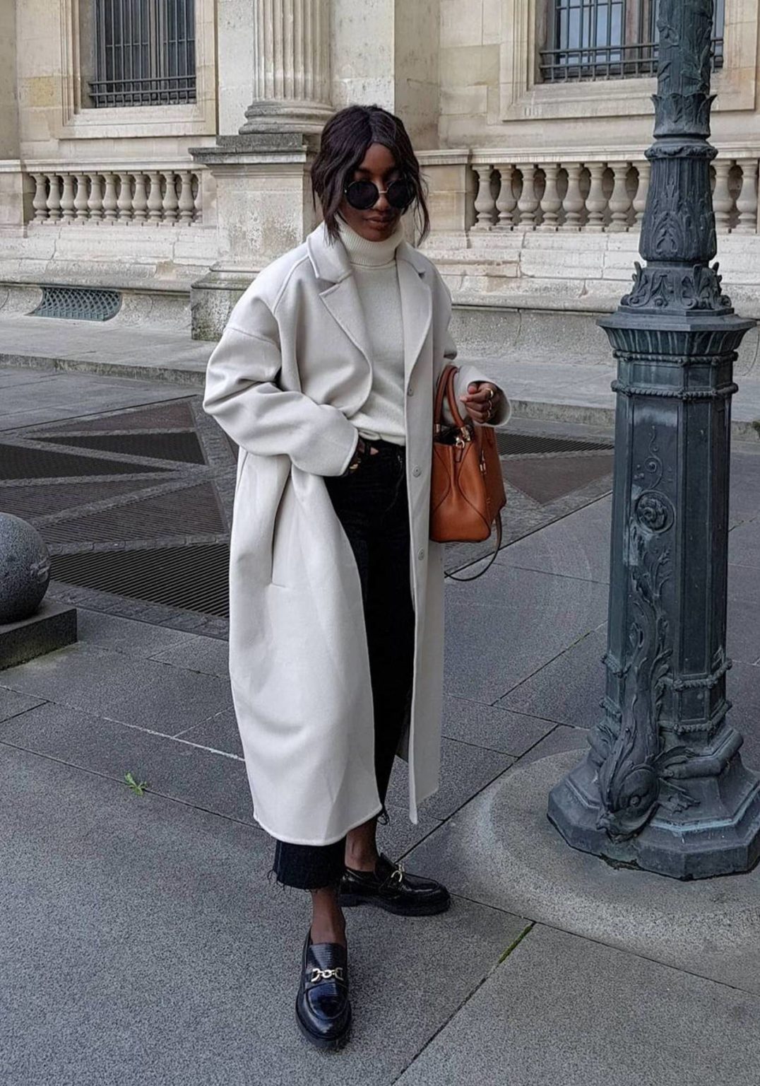 20 Idées de Looks Epurés A Faire Avec Des Vêtements Basiques