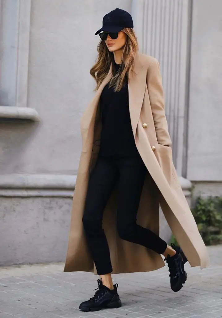 20 Idées de Looks Epurés A Faire Avec Des Vêtements Basiques