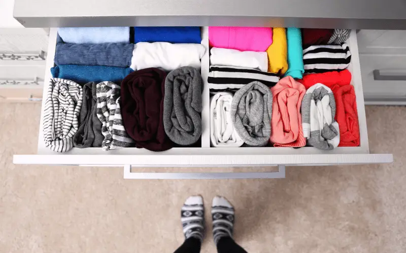 5 Tutos Pour Plier Les Vêtements Avec Marie Kondo