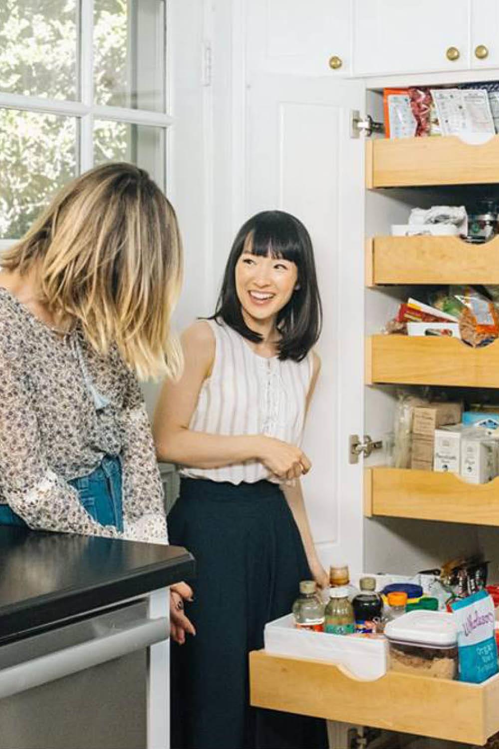 10 Astuces de Marie Kondo Pour Ranger Sa Cuisine et Salle de Bain
