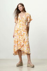 15 Robes Amples Parfaites Avec Des Sandales et Des Baskets en Eté