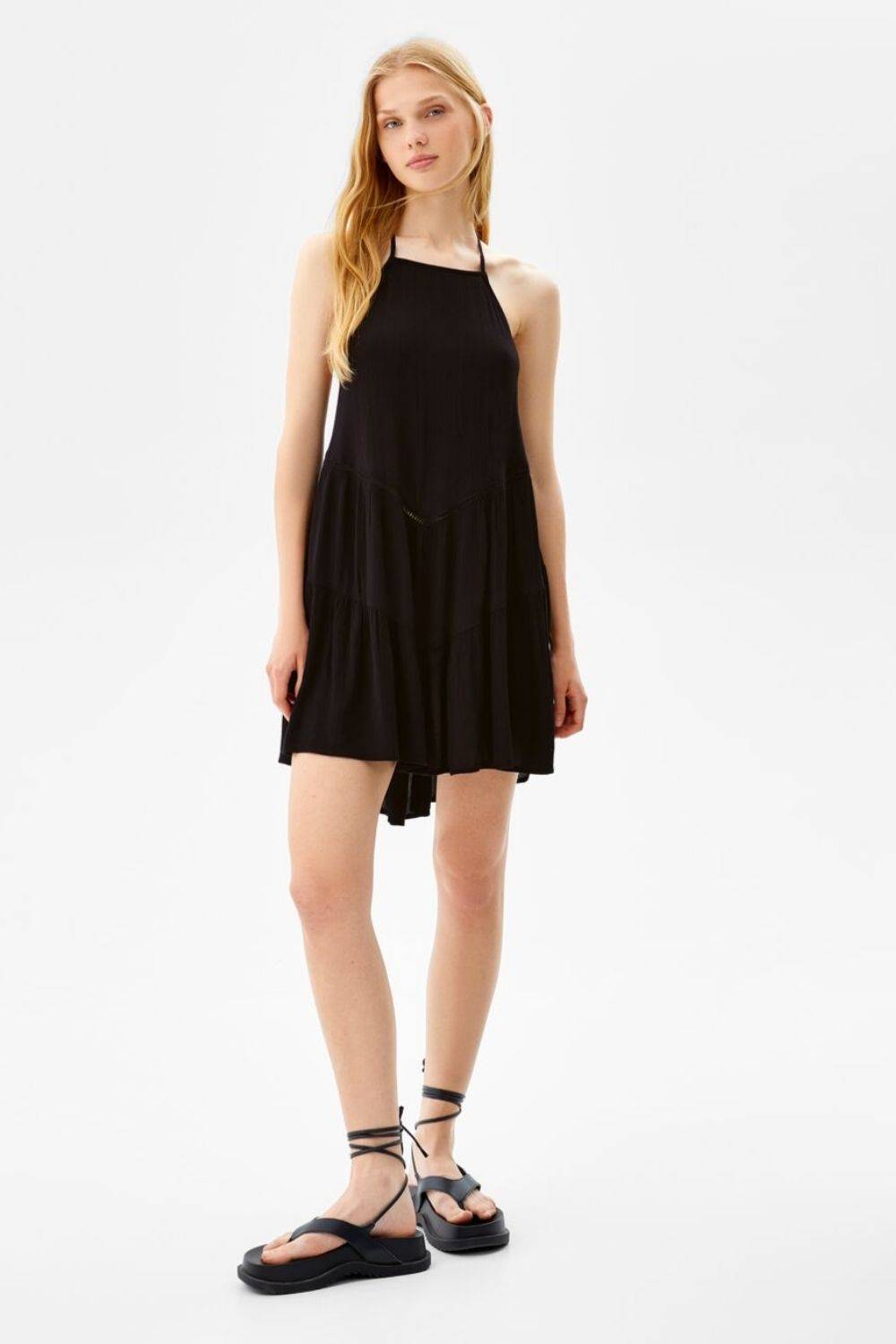 15 Robes Amples Parfaites Avec Des Sandales et Des Baskets en Eté