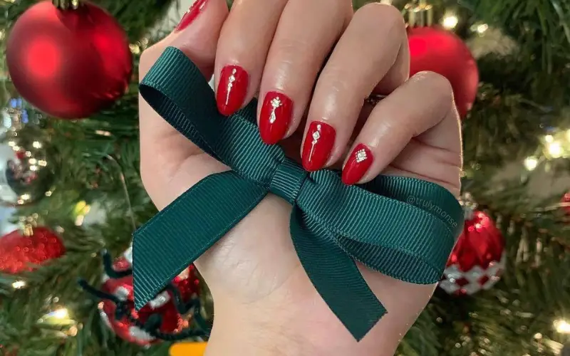 12 Idées de Manucures Parfaites Pour Les Fêtes de Fin D'Année