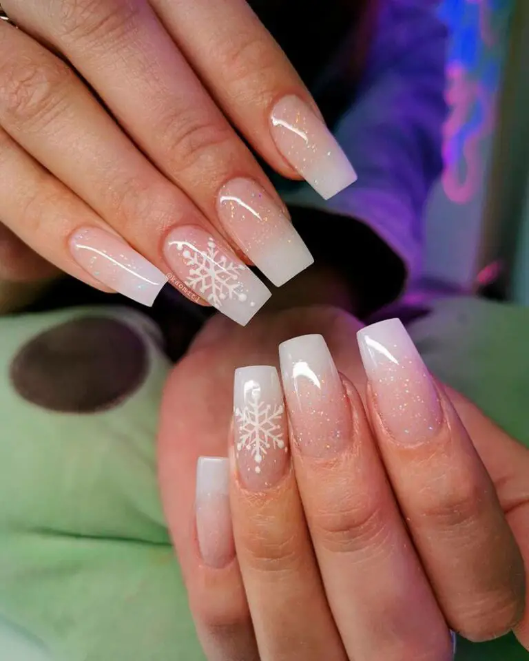 35 Idées de Manucures Tendances Pour Noel Pour Nos Ongles