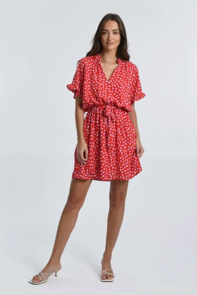 10 Robes Amples Bohèmes Que Nous Porterons Avec Des Baskets