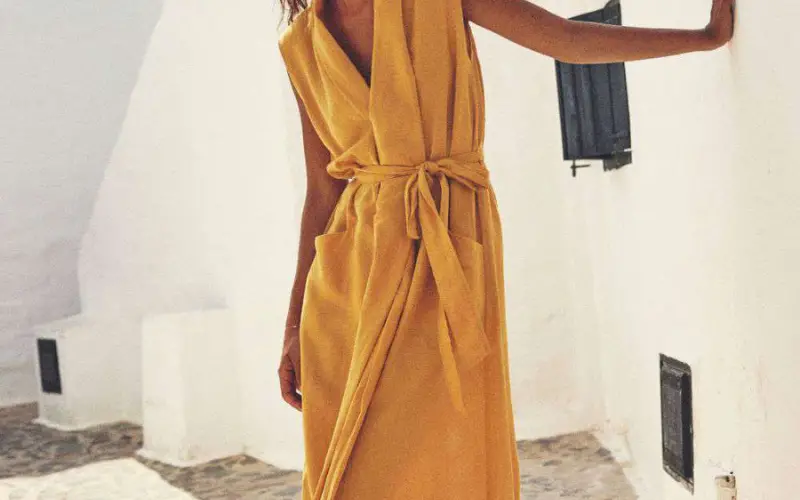 10 Robes Amples Zara Pour Cet Fin D'Eté Et Le Début de L'Automne 2023