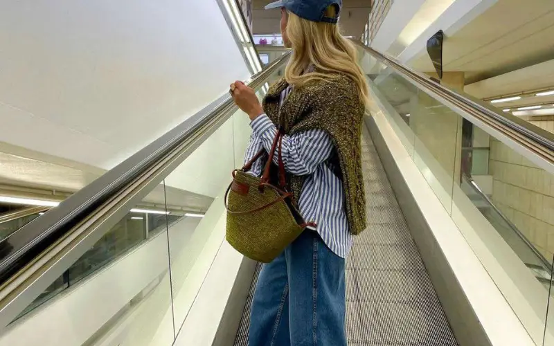 11 looks stylés pour s’habiller quand la météo fait des siennes