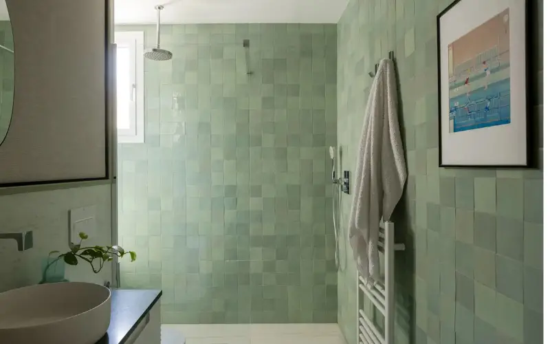 11 Salles de Bains Modernes Avec Douches Pour 2025/26