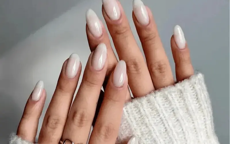10 Couleurs de Vernis A Ongles Qui Allongent Les Mains
